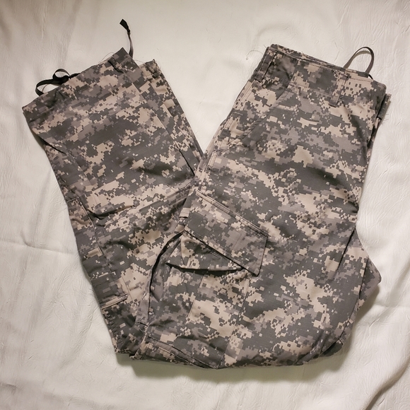 U.S. Army | Pants | New Us Army Uniform Unicor Army Combat Trousers Military Digital Camo Sm Reg ...